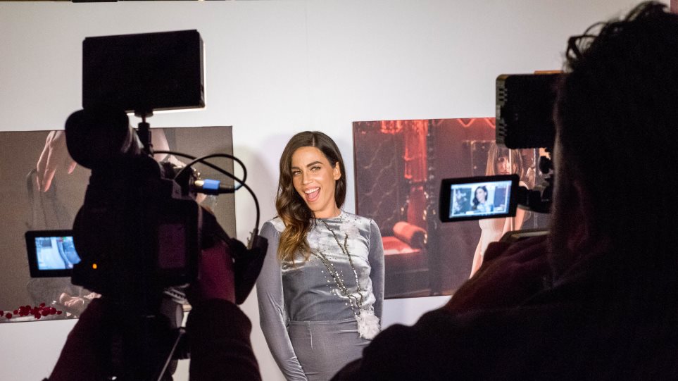 "BOTOX" : ΑΓΝΩΡΙΣΤΗ ΣΤΟ ΝΕΟ ΤΗΣ VIDEO CLIP Η ΚΑΤΕΡΙΝΑ ΣΤΙΚΟΥΔΗ | ΔΡΟΜΟΣ ...