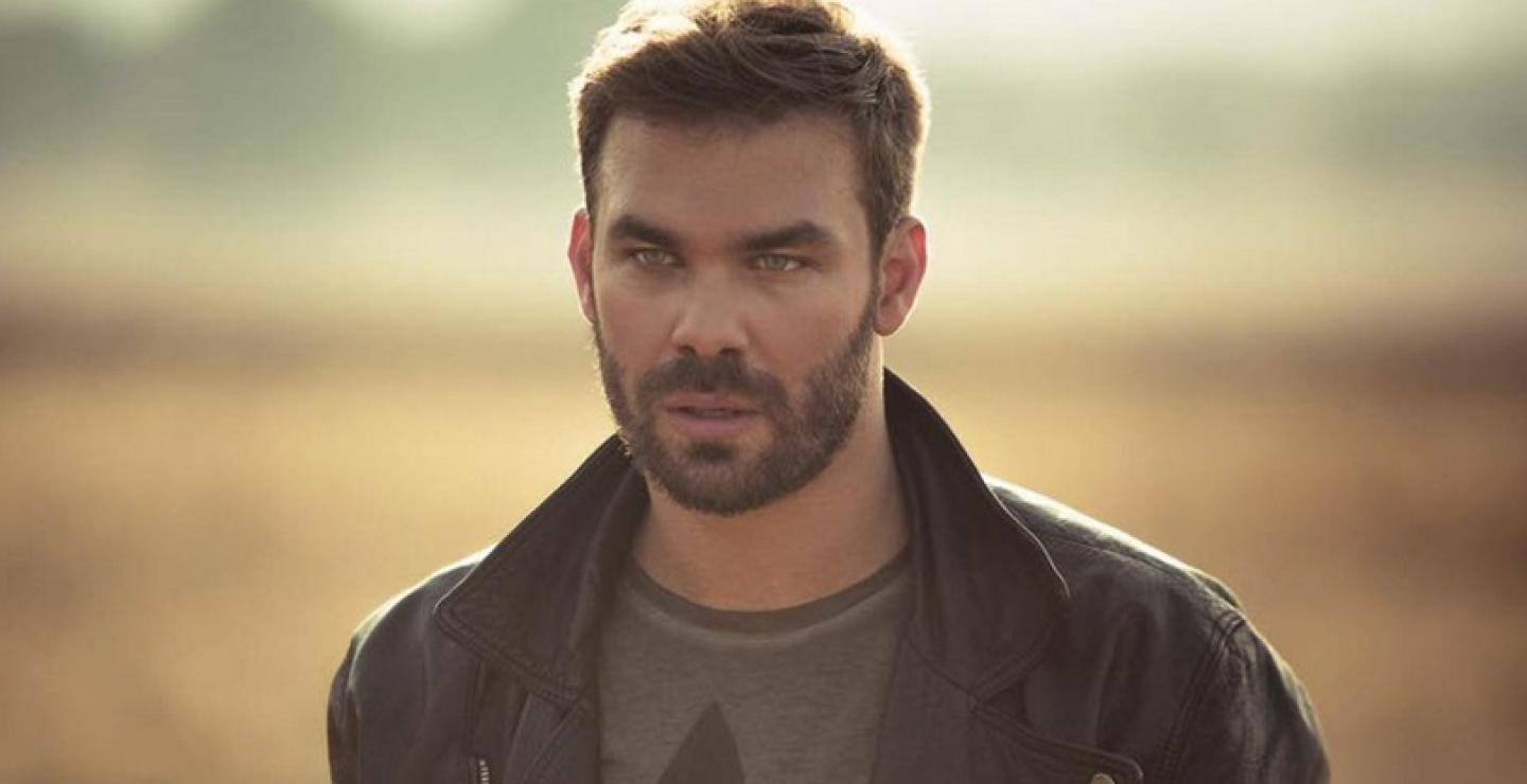 ΓΙΩΡΓΟΣ ΣΑΜΠΑΝΗΣ: ΤΟ ΝΕΟ VIDEO CLIP ΤΟΥ SINGLE «ΑΛΛΑΞΕ ΤΑ ΟΛΑ ...